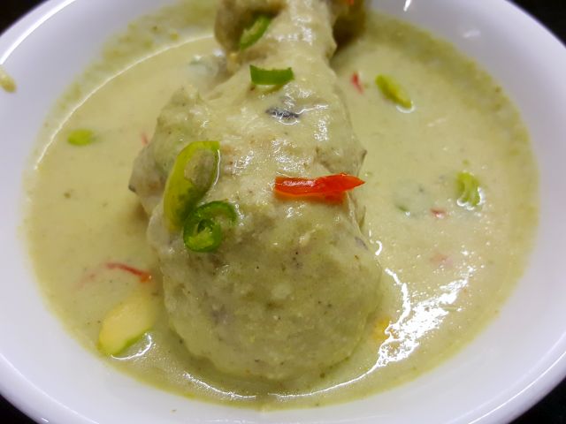 Pistachio Chicken | Pistachio based Chicken curry