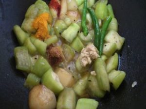 Aloo Jhinge or Jhingli or Ridge Gourd ki Jeere wali Curry