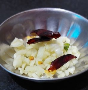 Delicious Noni Ka Saag Recipe for a Healthy Meal